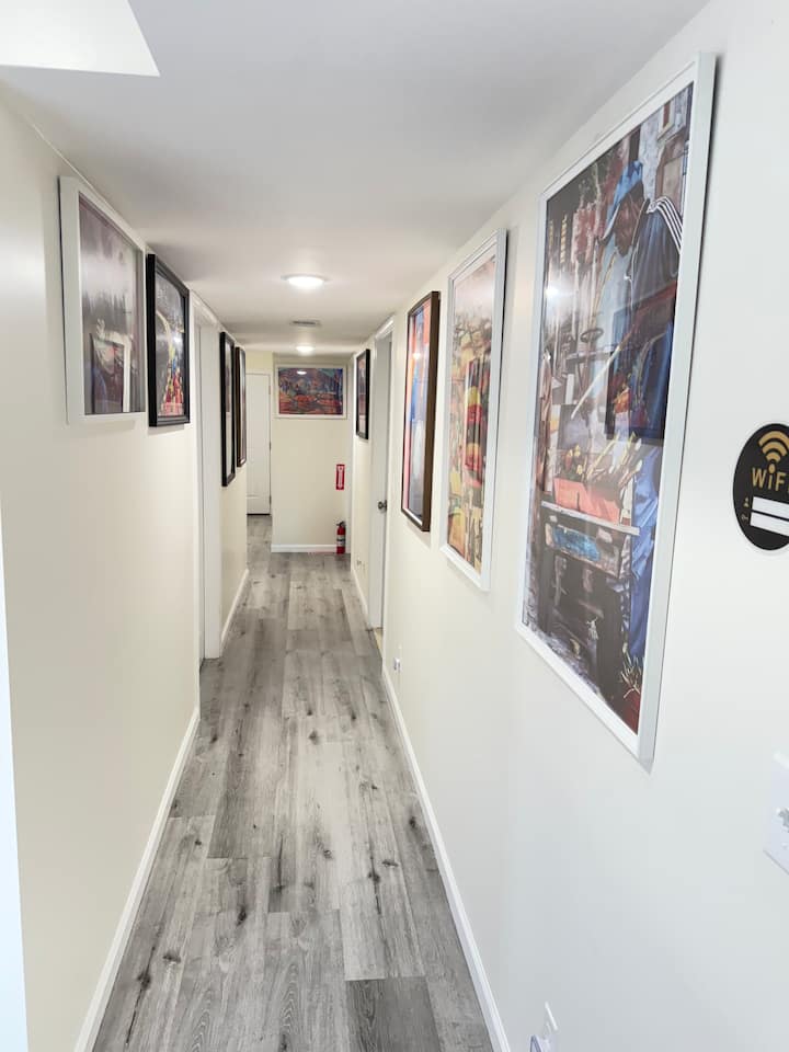 Amazing Smart Home-art Gallery - New York Newark Liberty Airport (EWR)
