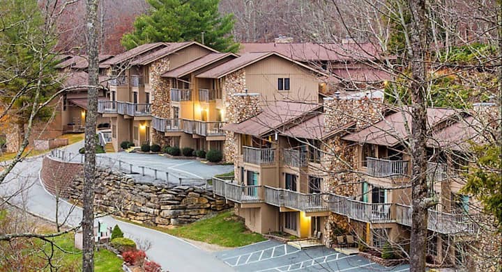 Banner Elk 2br Villa (Sleeps 8) On Lovely Resort - Sugar Mountain, NC