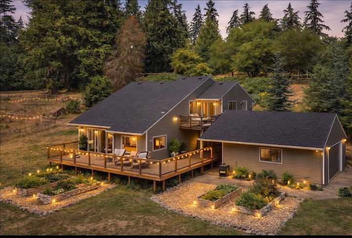 Peaceful Horse Farm Stay Near Portland | Hwy 26 - Hillsboro, OR
