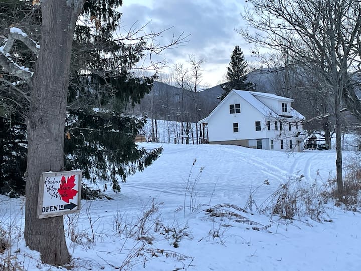 Mountain View 
House & Sauna 
At 
Catskill - Hobart, NY
