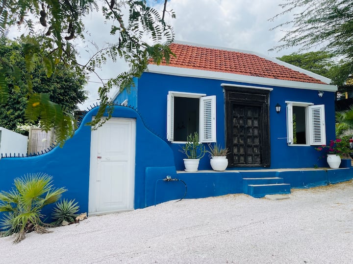 Dushi-blou, Monumentale Woning Otrabanda - Curaçao