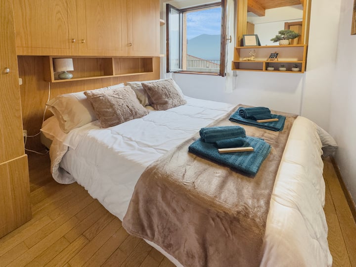 Amazing Lake View · Lovely Retreat In Center Town - Montecampione