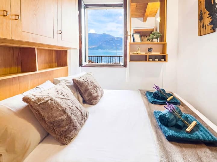 Romantic Flat In Lovere Old Town With Lake View - Castro