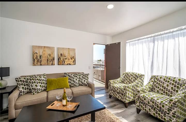 Cozy Guest Suite| W/ Private Bath | Long Beach - Long Beach, CA