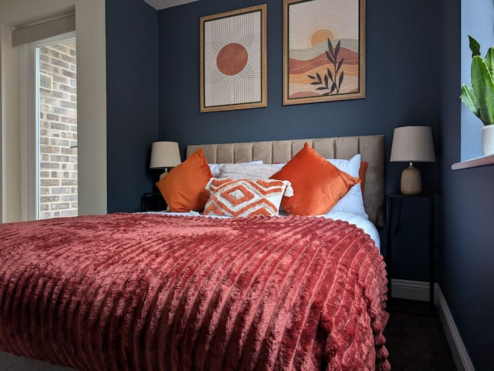 Seaside Escape - Parking! 
5 Min From Beach - Weymouth