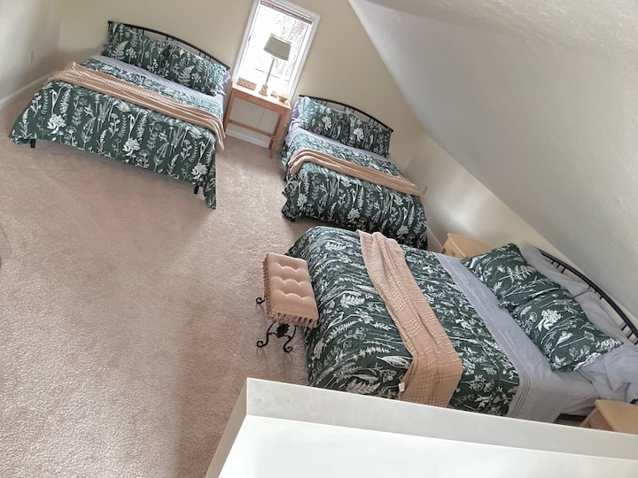 1880 Lodge At Heavenly Acres - Beds For A Group - Medina, OH