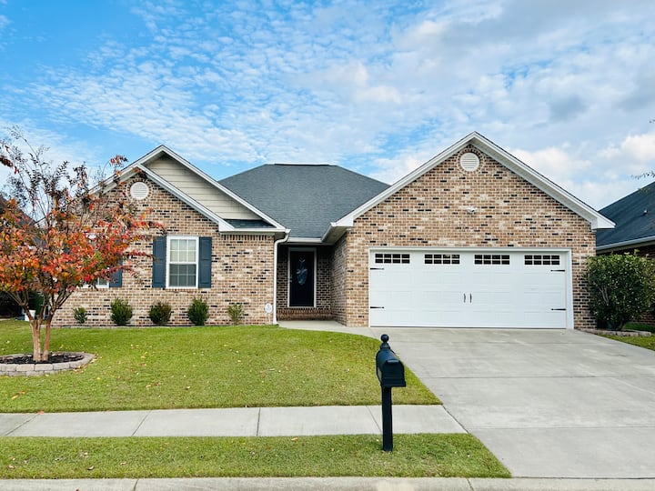 *New* Affordable, King Bed, Fenced Yard - Sumter, SC