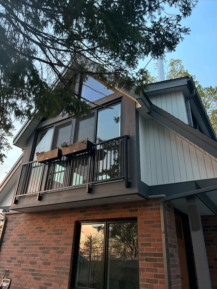 Hillside Studio • Midland • Spring Stay For Two - Midland