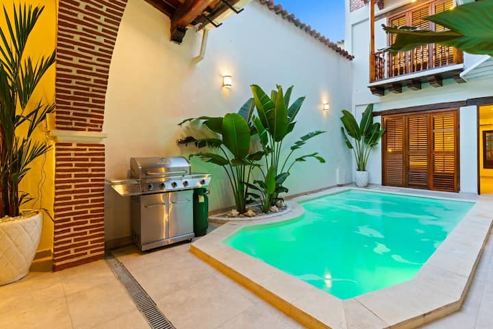 Casa Sol - Villa In Getsemaní With Large Pool - Cartagena