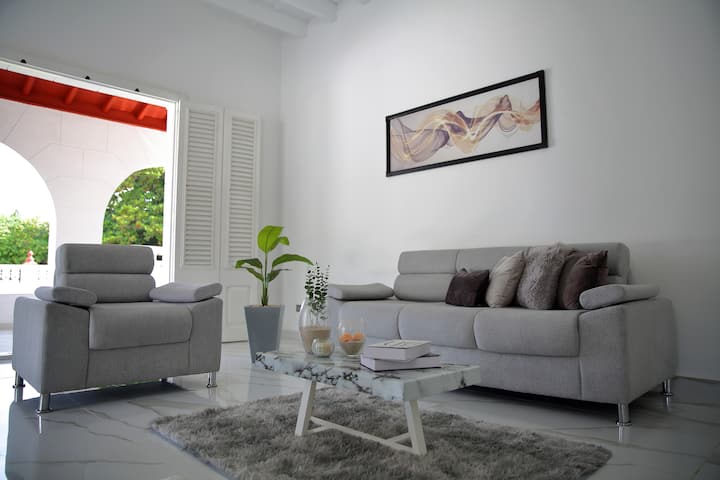 Bella Isabella 2 - The Bahamas