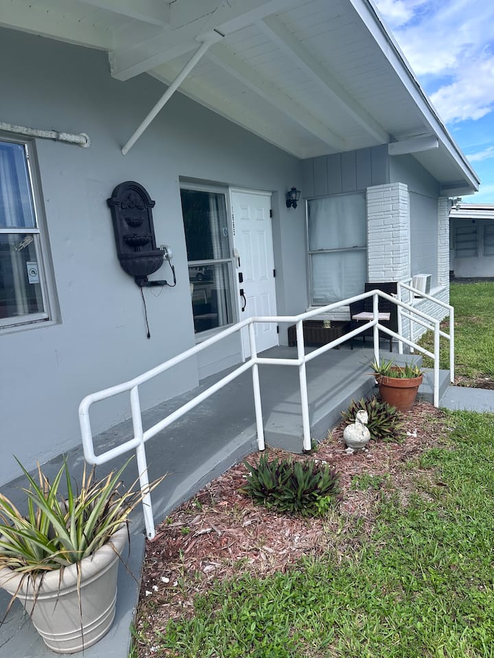 Cute Room In Shared Home - Deerfield Beach, FL