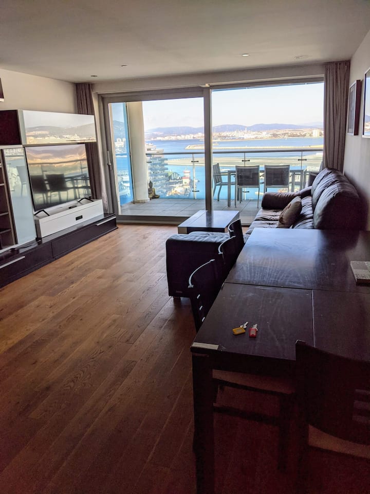Grand Ocean: Breathtaking Views - Gibraltar
