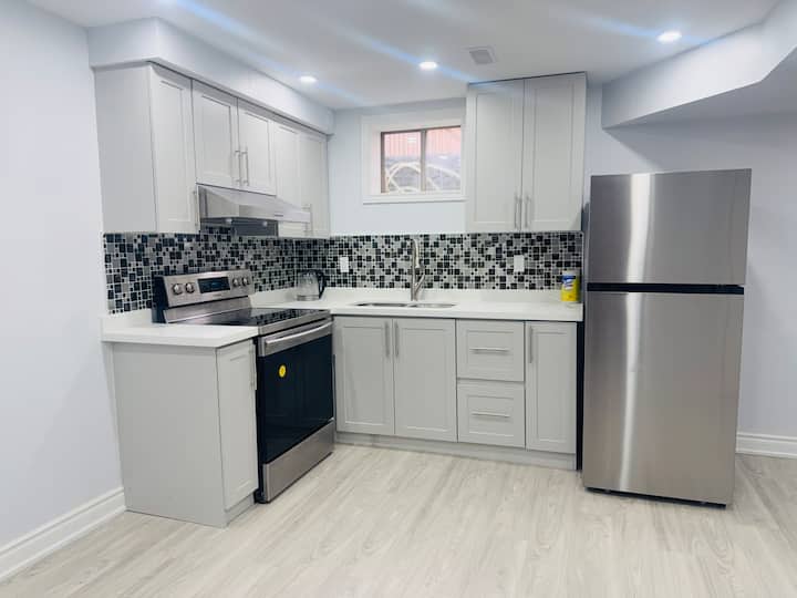 Townhouse Brand New Basement - Bolton