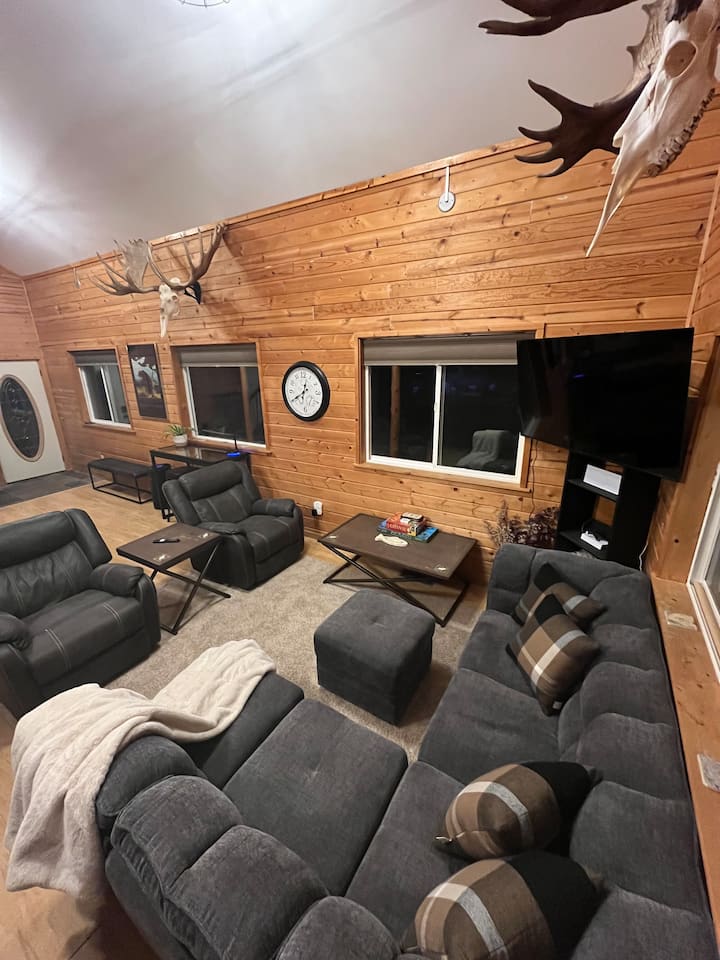 Bird Bath Lakefront Cabin - Alaska