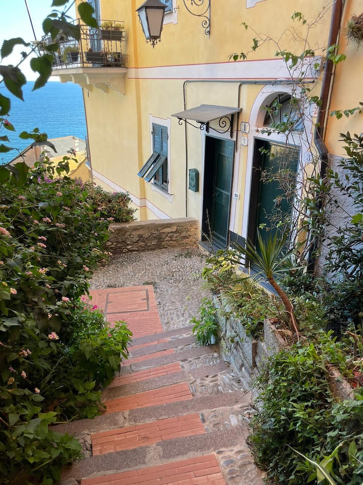 Suite Con Vista Mare - 4 Posti Letto - Parcheggio - Diano Marina