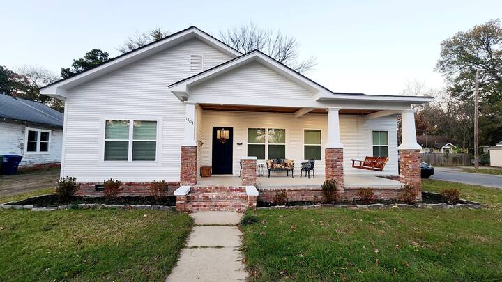 Mammaw's House Downtown Conway - Conway, AR