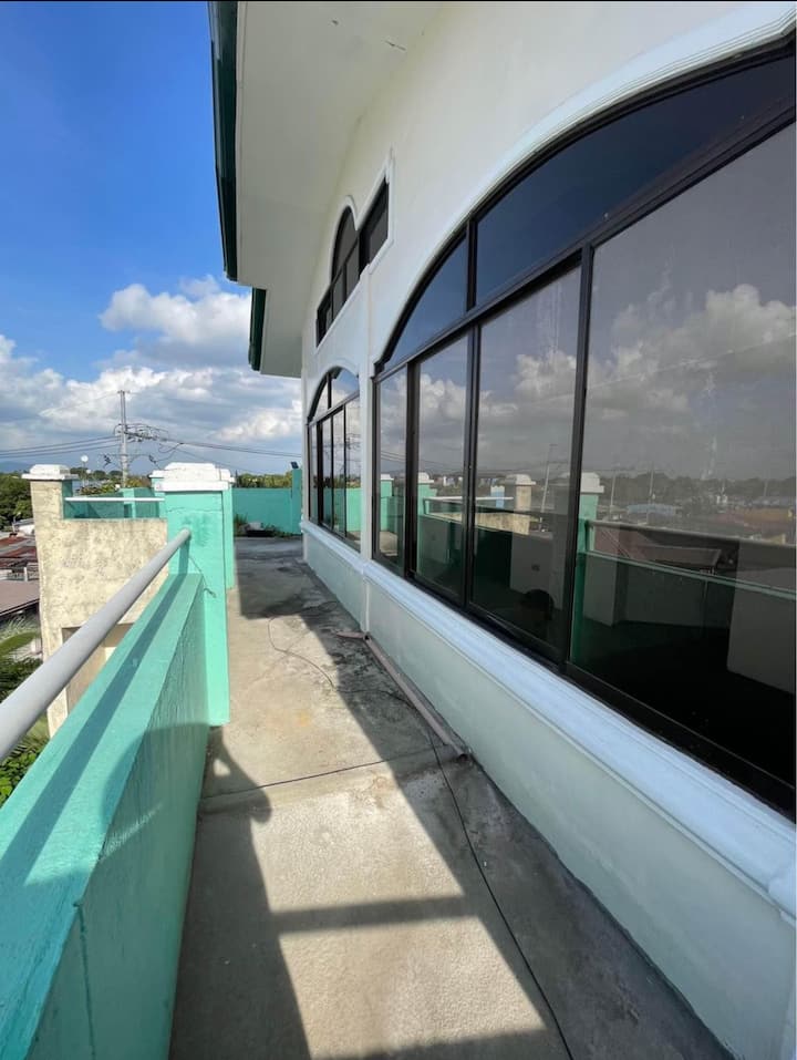 3br Loft @4/f W Fresh Air &Views - Biñan