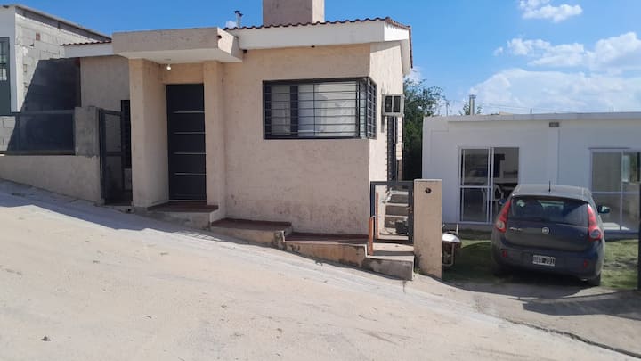 C. Paz, Casa Con Quincho Y Pileta, Zona Pekos - Cosquín