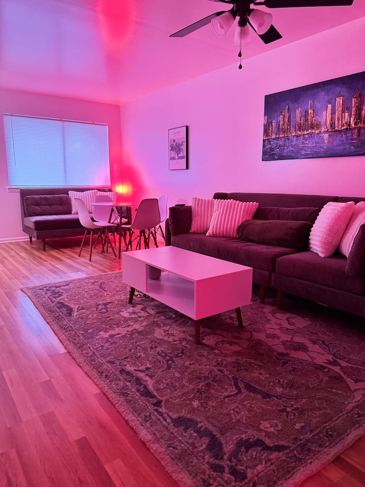 Beach Bum’s Squared Love Room - Wilmington, NC