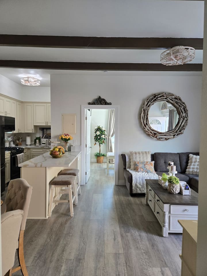 The Little Chateau - Lancaster, CA