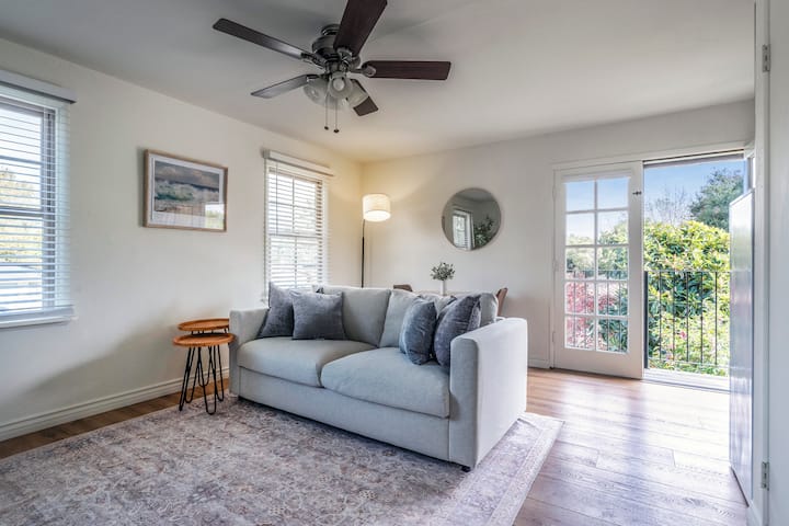1 Bedroom / 1 Bath Entire Unit - Isla Vista, CA