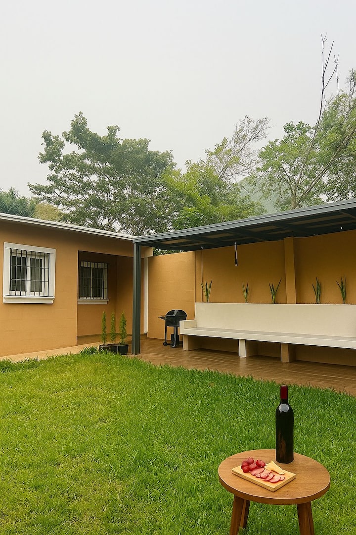 Casa De Montaña Con Terraza/jardín En Los Naranjos - El Salvador