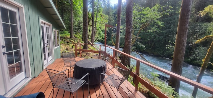 River Cabin - Monogram Lake, WA