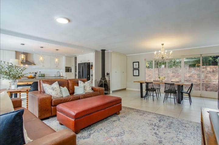 Family Home With Pool In Paarl - Paarl