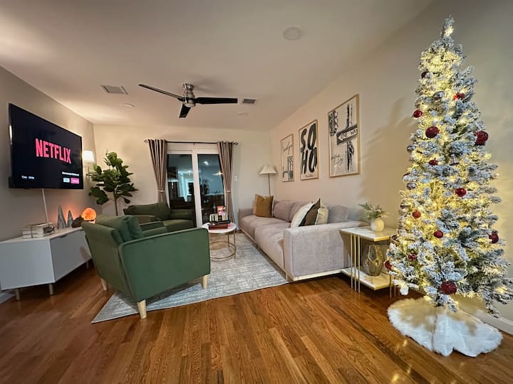 New! Festive Cozy Retreat+gameroom! Minutes To Nyc - Hoboken, NJ