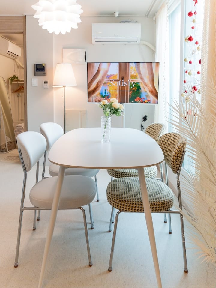 #홍대#합정#한강 #지하철상수역3분 #이태원 #짐보관 #명동 #엘레베이터#미스터멘션 - Seoul