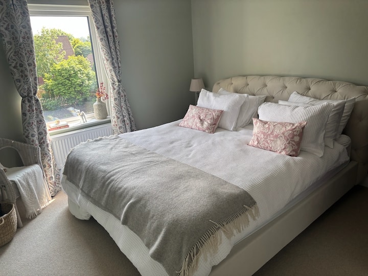 Super King Near Belfast Airport - Antrim