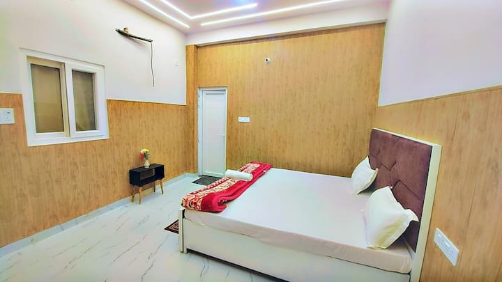 G-4 - Elegant 1 Bedroom Suite -Near Ghat & Temples - 瓦拉那西