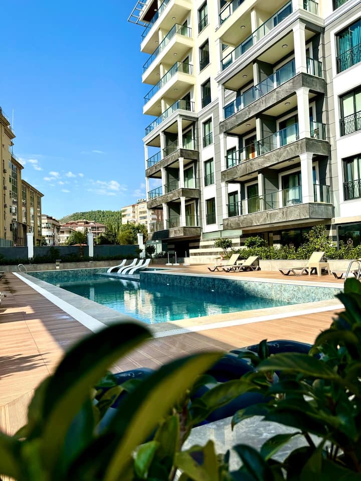 Апартаменты в ЖК Royal Tower у моря Клеопатра - Alanya