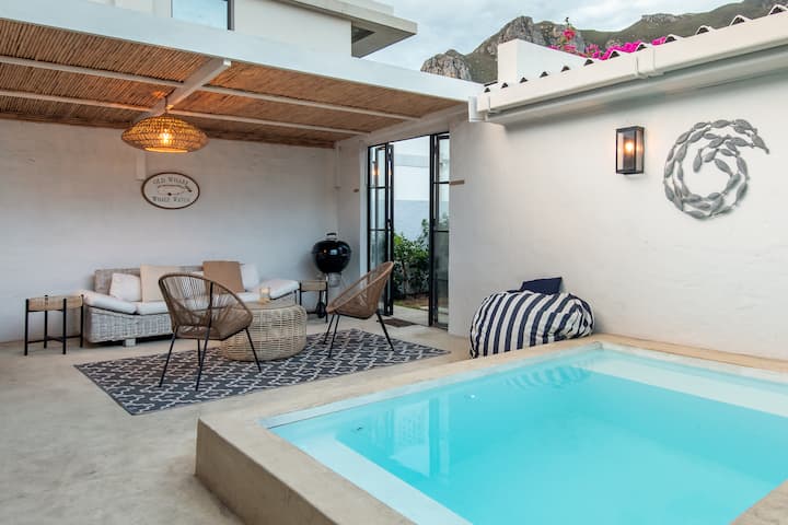 Fun In The Voëlklip Sun - Hermanus