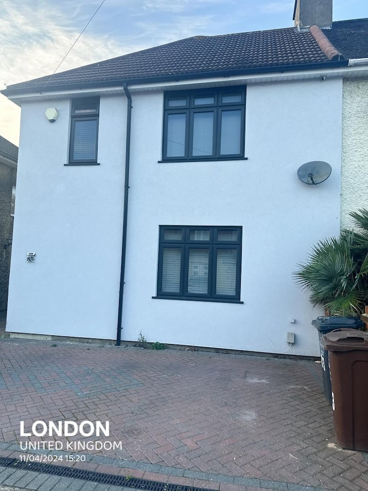 Cozy Residence - Ilford