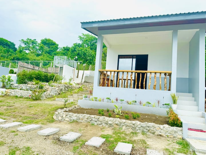 Kubo Royale Private Villa (Guesthouse #2: Moderna) - Calatagan