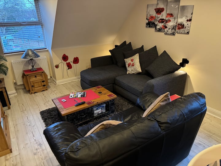 Simple Clean & Bright Spare Room - Poole