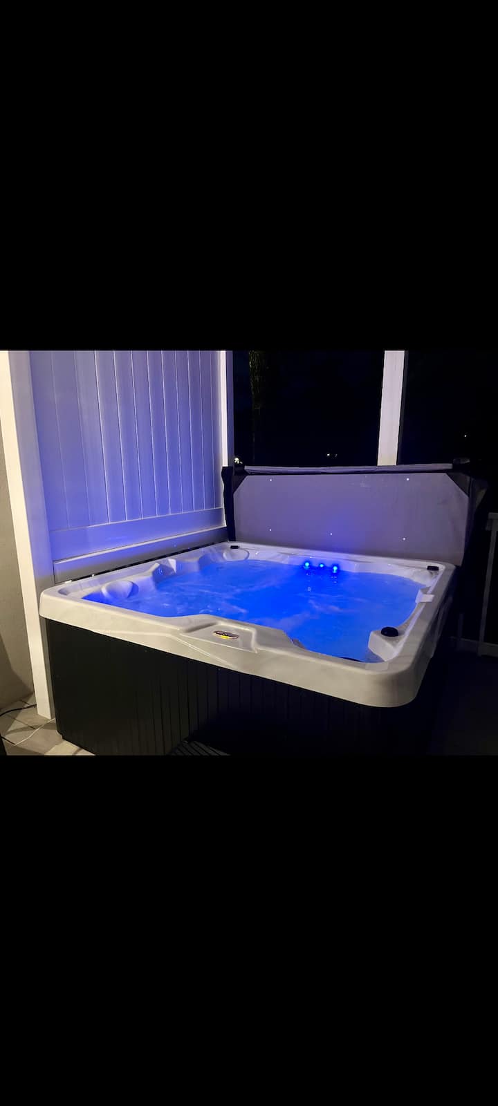 Open Dates, Hot Tub, Fun, Grille, Porch, New Reno! - Pigeon Forge, TN