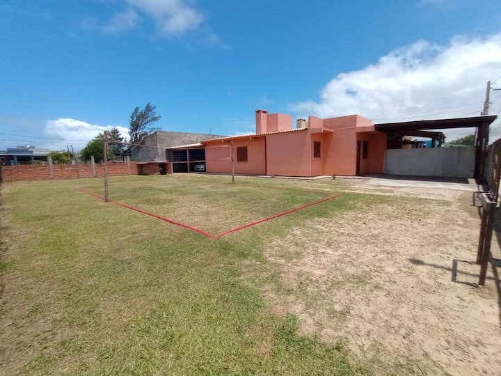 Casa Próxima A Praia, Com Pátio! - Tramandaí