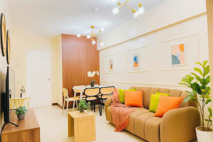 Unique|stylish|2br |Morato|fast Wifi|skyline View - Quezon City