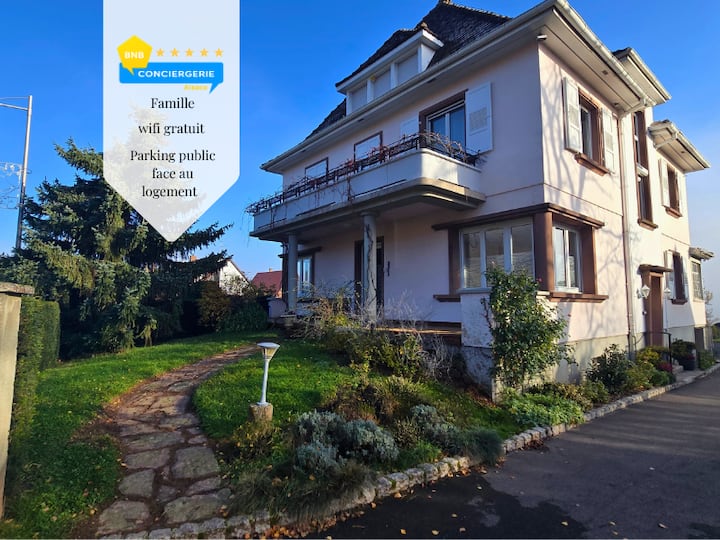 Côté Châteaux Au Centre Alsace - Bergheim, France