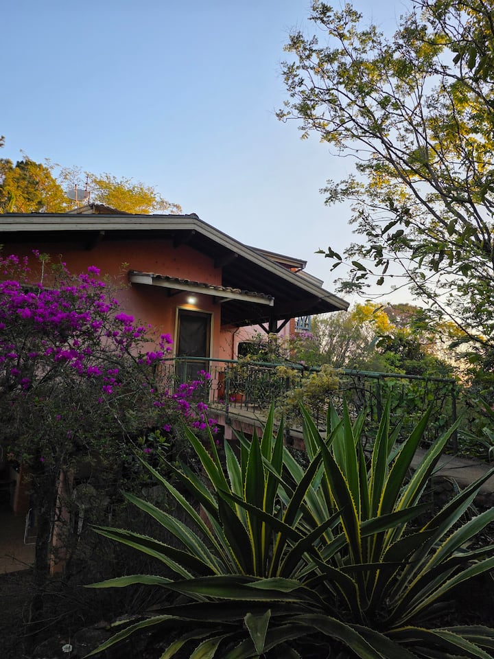 Casa No Condomínio Alvorada - Botucatu