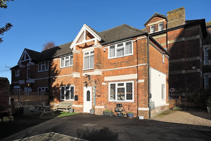 The Old Coach House - Folkestone