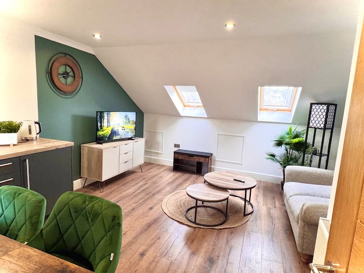 Elegant One-bedroom Flat 30 Min C/london - Croydon