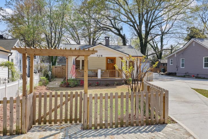 Kickin' With The Big Chicken-marietta Square! - Marietta, GA