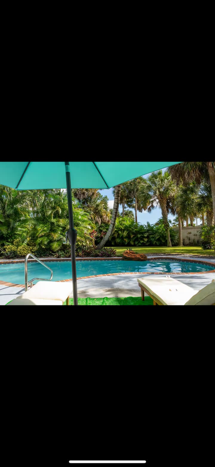 Exotic Key West Family Cottage - West Palm Beach, FL