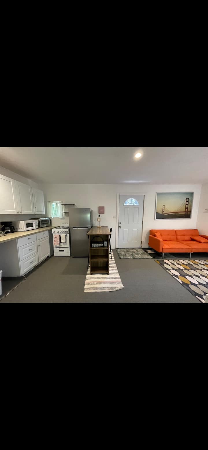 Guest House In Downtown Novato - Novato, CA