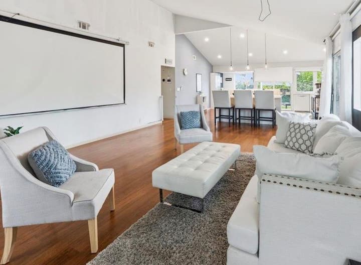 Spacious Home | Steps From Huge Park & Outdoor Fun - San José