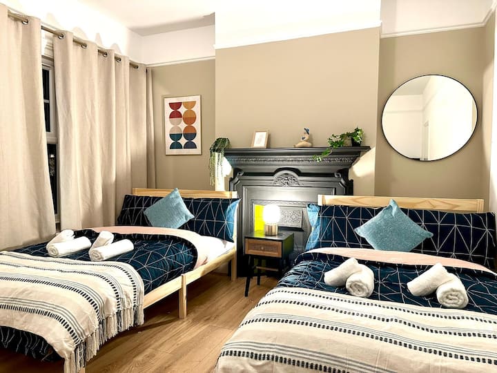 Massive Stylish Room Near City Centre - London