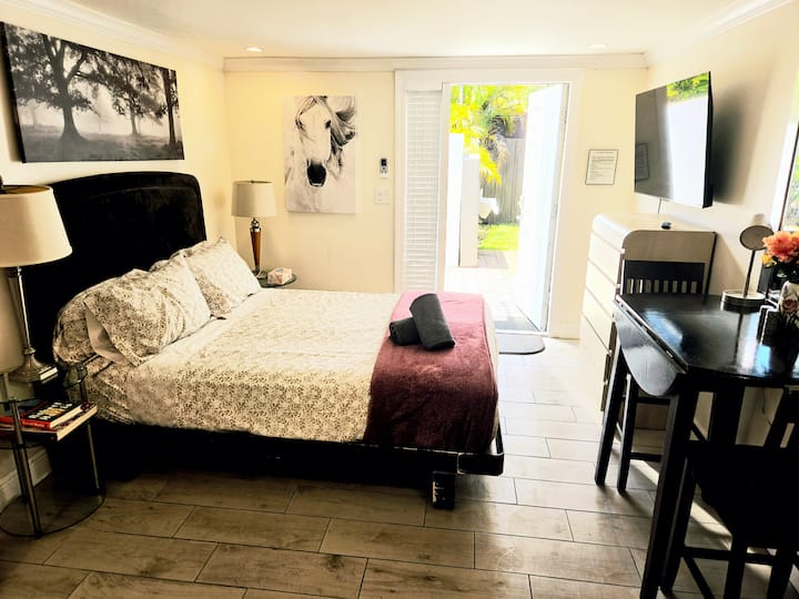 The Cottage At Wilton Manors - Wilton Manors, FL